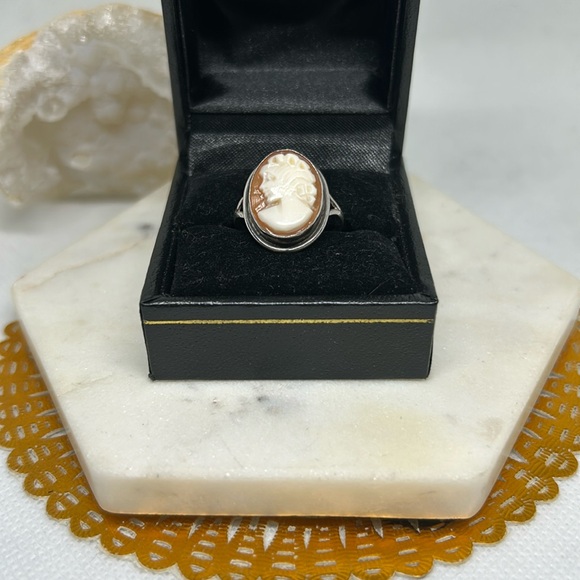 Jewelry | Vintage Shell Cameo Ring | Poshmark